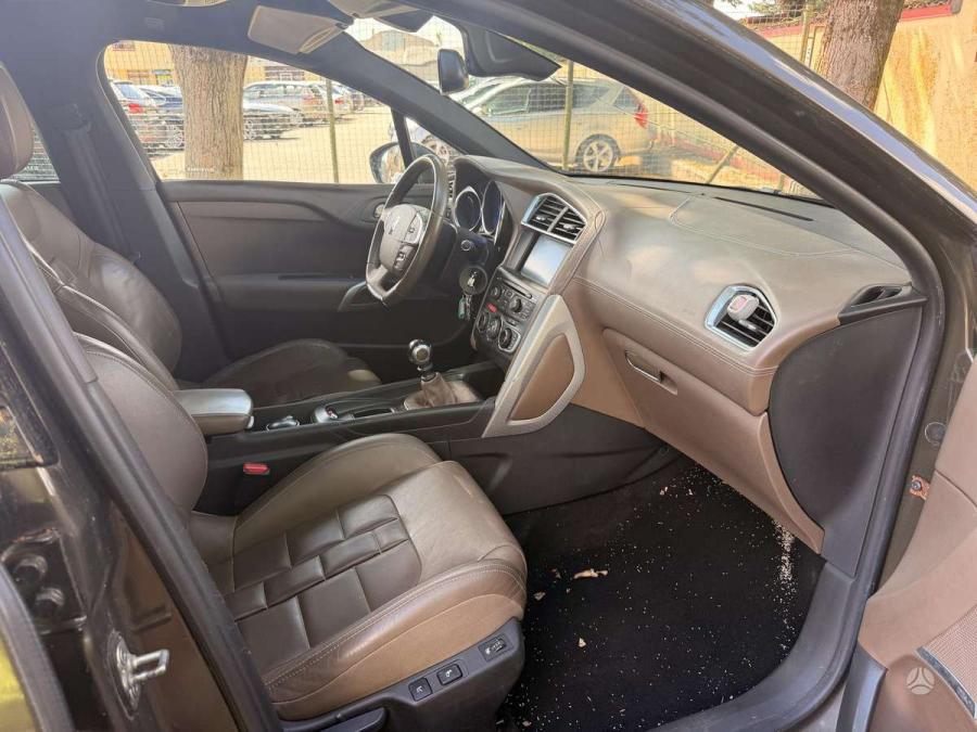 Brūns Citroen DS4 2011 Tauragė, ar dzinēja tilpumu 1.60 L un nobraukumu 114 tūkst. km par 3350 €, foto 9 vietnē AUTOMOTO.COM.LV
