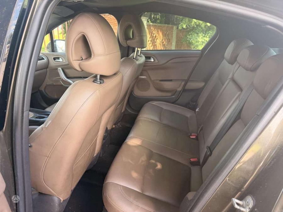 Brūns Citroen DS4 2011 Tauragė, ar dzinēja tilpumu 1.60 L un nobraukumu 114 tūkst. km par 3350 €, foto 11 vietnē AUTOMOTO.COM.LV