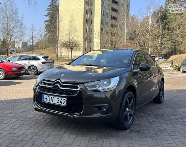 Brown Citroen DS4 2012 in Vilnius, with an engine capacity of 1.60 L and mileage of 181 thousand km for 2750 €, photo 1 on AUTOMOTO.COM.LV