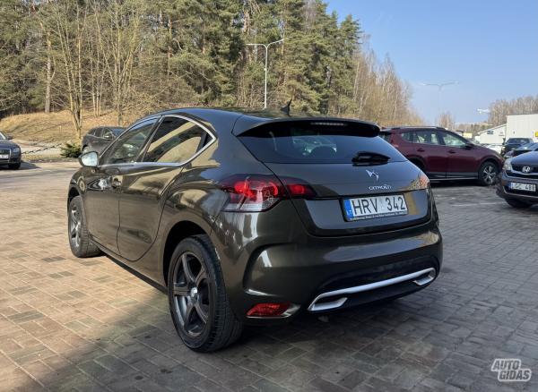 Brown Citroen DS4 2012 in Vilnius, with an engine capacity of 1.60 L and mileage of 181 thousand km for 2750 €, photo 3 on AUTOMOTO.COM.LV