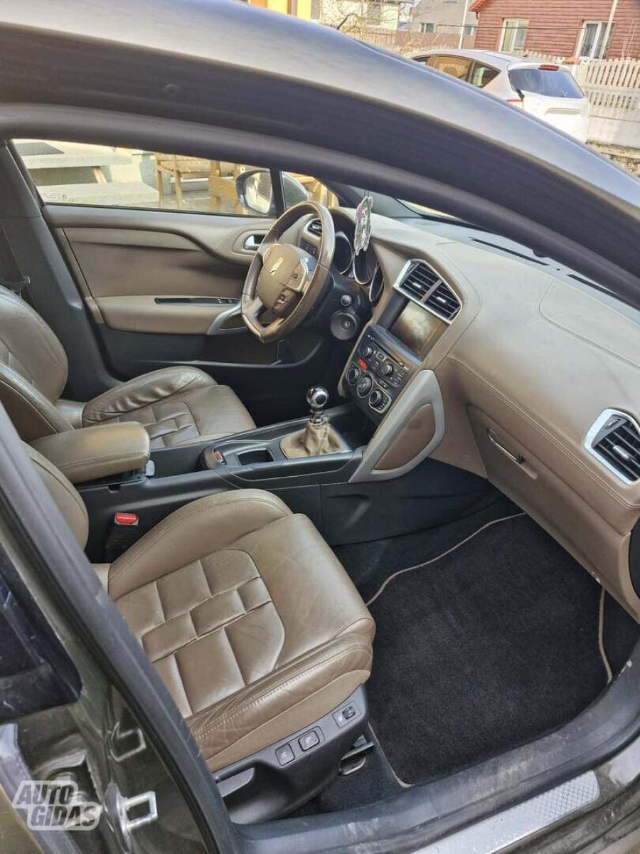 Brūns Citroen DS4 2013 Kauņa, ar dzinēja tilpumu 1.60 L un nobraukumu 185 tūkst. km par 3100 €, foto 11 vietnē AUTOMOTO.COM.LV