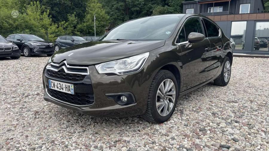 Brūns Citroen DS4 2013 Kauņa, ar dzinēja tilpumu 1.60 L un nobraukumu 90 tūkst. km par 6600 €, foto 1 vietnē AUTOMOTO.COM.LV