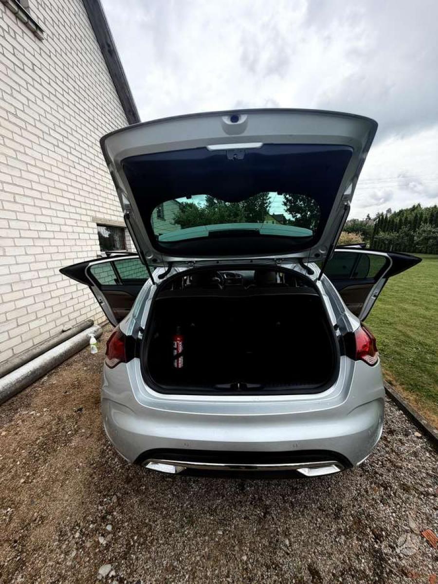 Pelēks Citroen DS4 2011 Kauņa, ar dzinēja tilpumu 1.56 L un nobraukumu 244 tūkst. km par 3000 €, foto 15 vietnē AUTOMOTO.COM.LV
