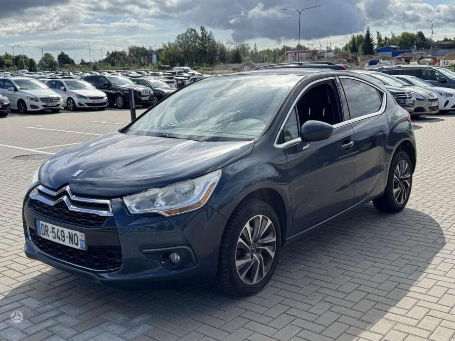 Pelēks Citroen DS4 2011 Tauragė, ar dzinēja tilpumu 1.56 L un nobraukumu 188 tūkst. km par 3800 €, foto 1 vietnē AUTOMOTO.COM.LV