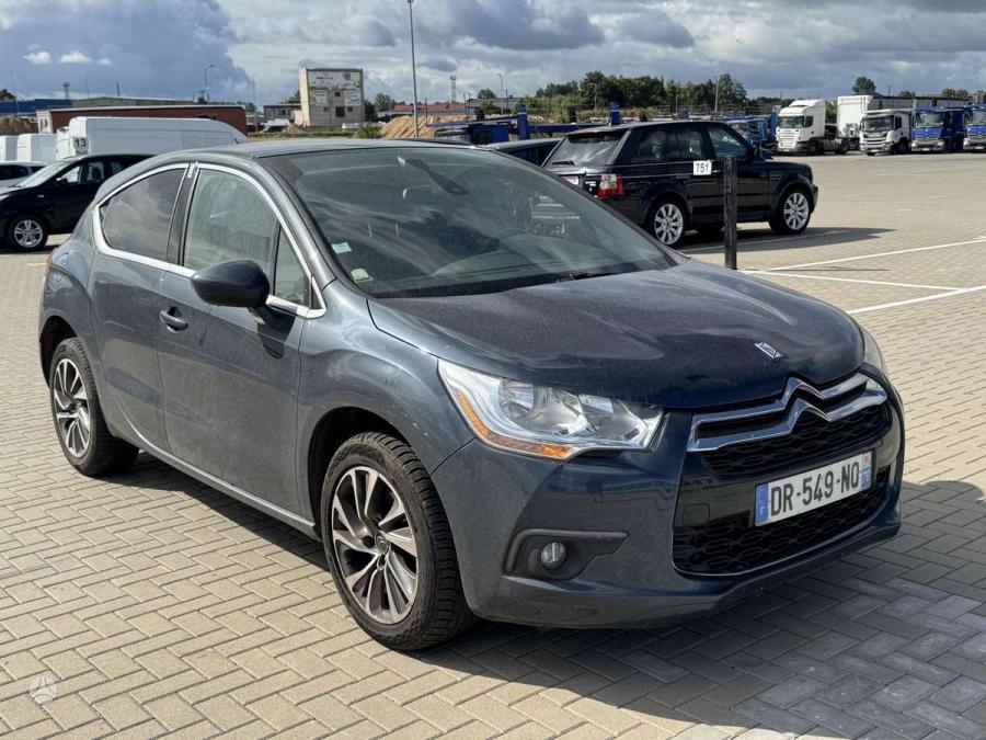 Pelēks Citroen DS4 2011 Tauragė, ar dzinēja tilpumu 1.56 L un nobraukumu 188 tūkst. km par 3800 €, foto 3 vietnē AUTOMOTO.COM.LV