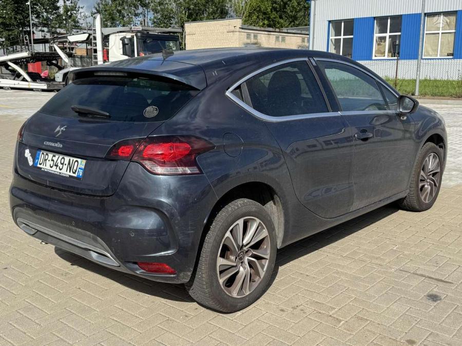 Pelēks Citroen DS4 2011 Tauragė, ar dzinēja tilpumu 1.56 L un nobraukumu 188 tūkst. km par 3800 €, foto 4 vietnē AUTOMOTO.COM.LV