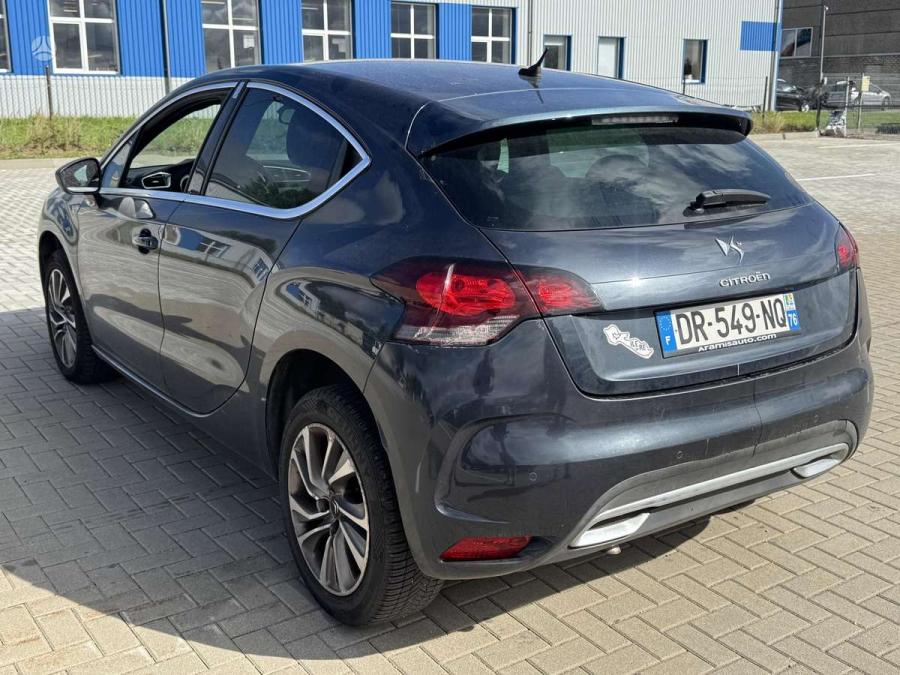 Pelēks Citroen DS4 2011 Tauragė, ar dzinēja tilpumu 1.56 L un nobraukumu 188 tūkst. km par 3800 €, foto 5 vietnē AUTOMOTO.COM.LV