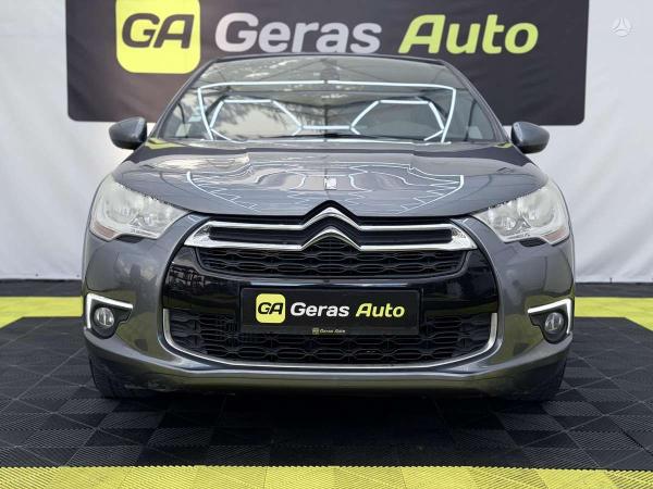 Ситроен ДС4 2011 в Вильнюс на AUTOMOTO.COM.LV Серый Ситроен ДС4 2011 в Вильнюс, объемом двигателя 1.56 л и пробегом 145 тыс. км за 3999 €, фото 3 на AUTOMOTO.COM.LV