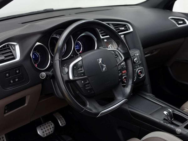 Ситроен ДС4 2011 в Вильнюс на AUTOMOTO.COM.LV Серый Ситроен ДС4 2011 в Вильнюс, объемом двигателя 1.56 л и пробегом 145 тыс. км за 3999 €, фото 10 на AUTOMOTO.COM.LV