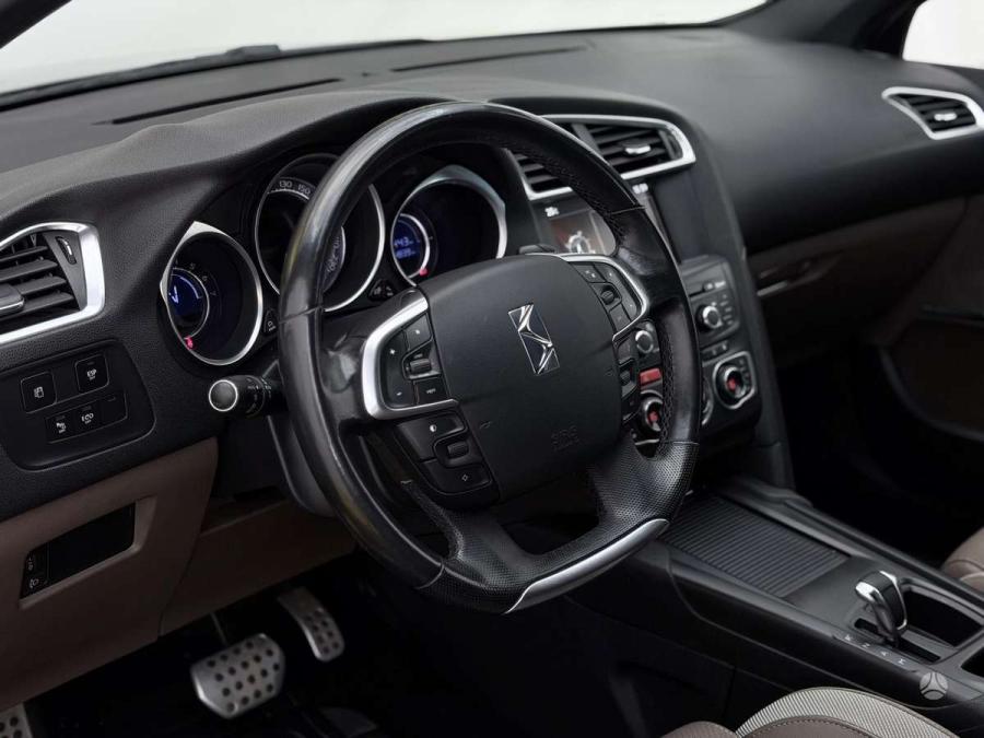 Grey Citroen DS4 2011 in Vilnius, with an engine capacity of 1.56 L and mileage of 145 thousand km for 3999 €, photo 10 on AUTOMOTO.COM.LV