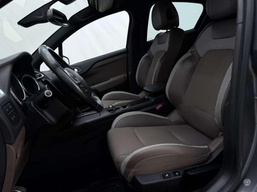 Grey Citroen DS4 2011 in Vilnius, with an engine capacity of 1.56 L and mileage of 145 thousand km for 3999 €, photo 11 on AUTOMOTO.COM.LV