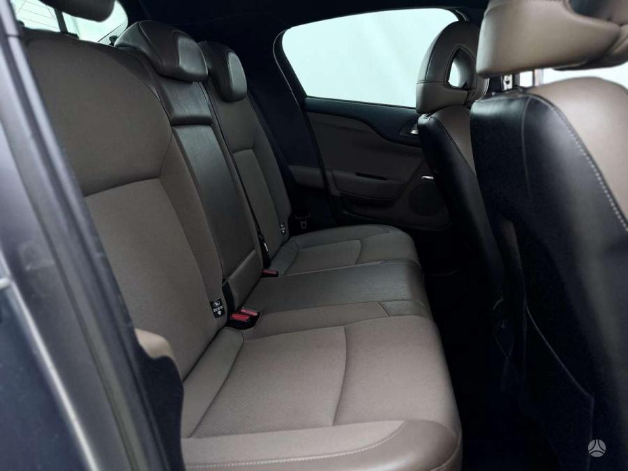 Grey Citroen DS4 2011 in Vilnius, with an engine capacity of 1.56 L and mileage of 145 thousand km for 3999 €, photo 14 on AUTOMOTO.COM.LV