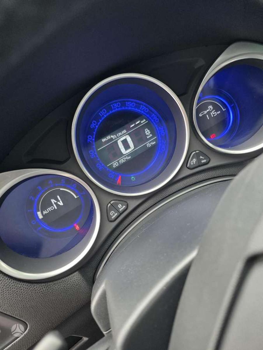 Grey Citroen DS4 2011 in Taurage, with an engine capacity of 1.56 L and mileage of 200 thousand km for 3999 €, photo 13 on AUTOMOTO.COM.LV
