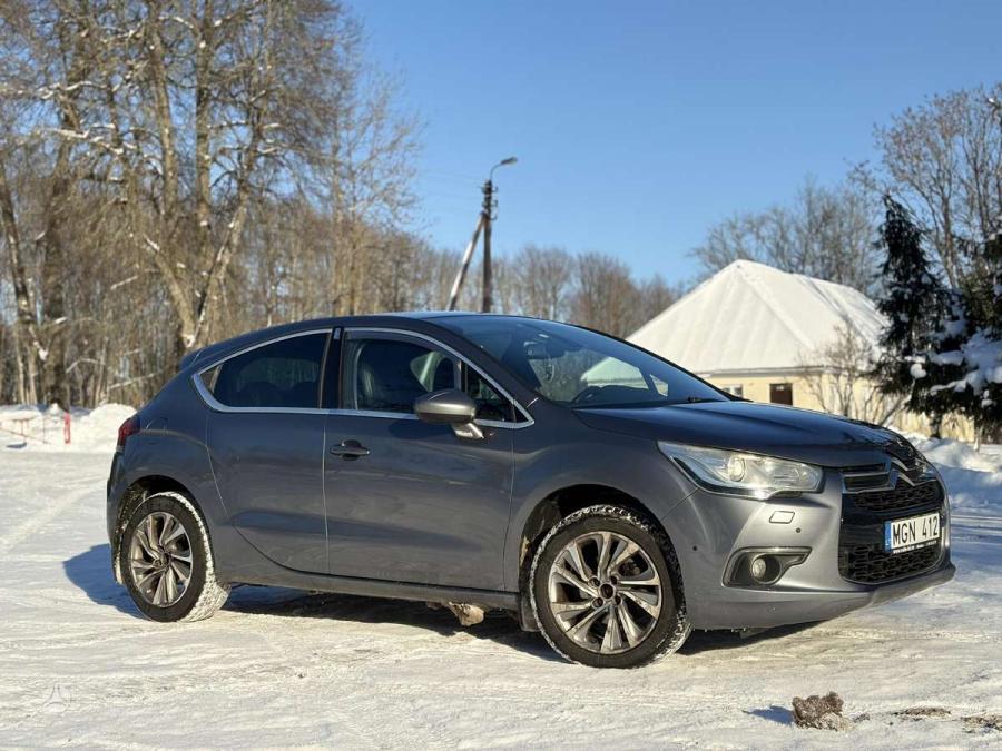 Pelēks Citroen DS4 2012 Švenčionys, ar dzinēja tilpumu 1.56 L un nobraukumu 268 tūkst. km par 3699 €, foto 2 vietnē AUTOMOTO.COM.LV