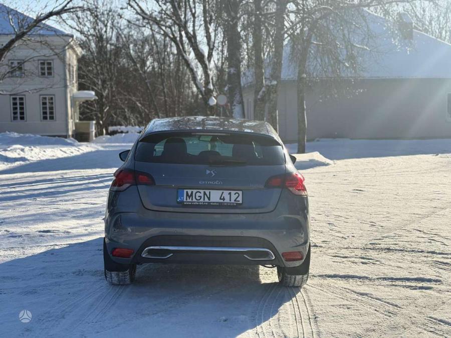 Pelēks Citroen DS4 2012 Švenčionys, ar dzinēja tilpumu 1.56 L un nobraukumu 268 tūkst. km par 3699 €, foto 4 vietnē AUTOMOTO.COM.LV