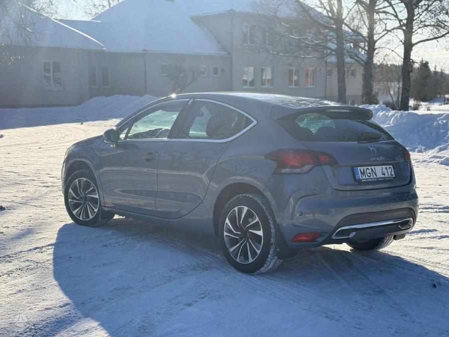 Pelēks Citroen DS4 2012 Švenčionys, ar dzinēja tilpumu 1.56 L un nobraukumu 268 tūkst. km par 3699 €, foto 5 vietnē AUTOMOTO.COM.LV