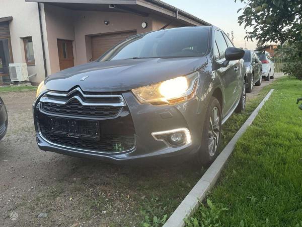 Grey Citroen DS4 2012 in Sakiai, with an engine capacity of 1.56 L and mileage of 251 thousand km for 2650 €, photo 4 on AUTOMOTO.COM.LV
