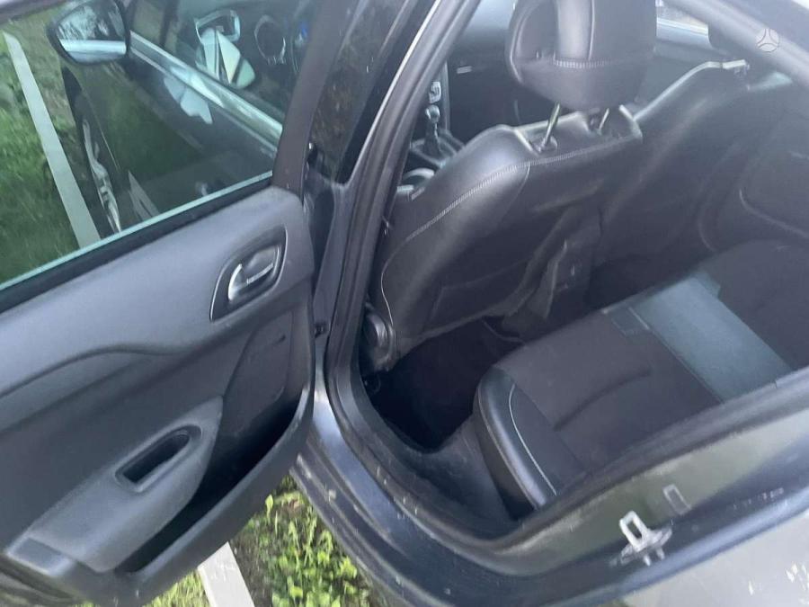 Grey Citroen DS4 2012 in Sakiai, with an engine capacity of 1.56 L and mileage of 251 thousand km for 2650 €, photo 9 on AUTOMOTO.COM.LV