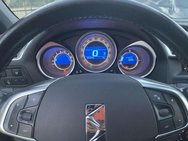Grey Citroen DS4 2012 in Sakiai, with an engine capacity of 1.56 L and mileage of 251 thousand km for 2650 €, photo 11 on AUTOMOTO.COM.LV
