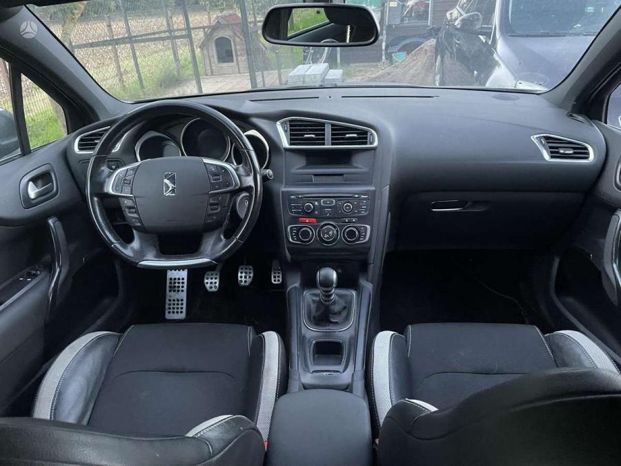 Grey Citroen DS4 2012 in Sakiai, with an engine capacity of 1.56 L and mileage of 251 thousand km for 2650 €, photo 17 on AUTOMOTO.COM.LV