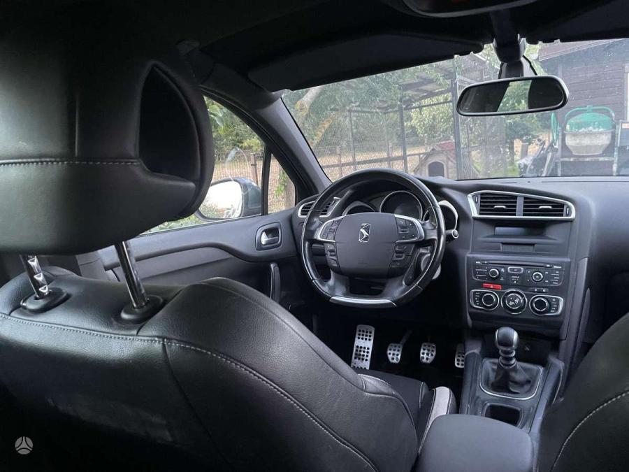 Grey Citroen DS4 2012 in Sakiai, with an engine capacity of 1.56 L and mileage of 251 thousand km for 2650 €, photo 18 on AUTOMOTO.COM.LV
