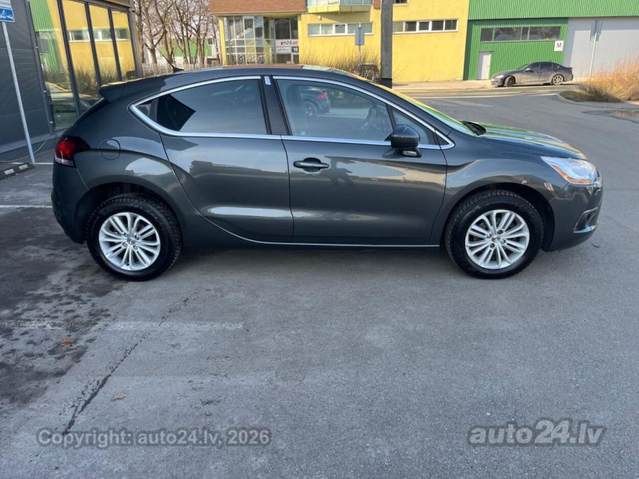 Pelēks Citroen DS4 2013 Tallina, ar dzinēja tilpumu 1.60 L un nobraukumu 123 tūkst. km par 4590 €, foto 11 vietnē AUTOMOTO.COM.LV
