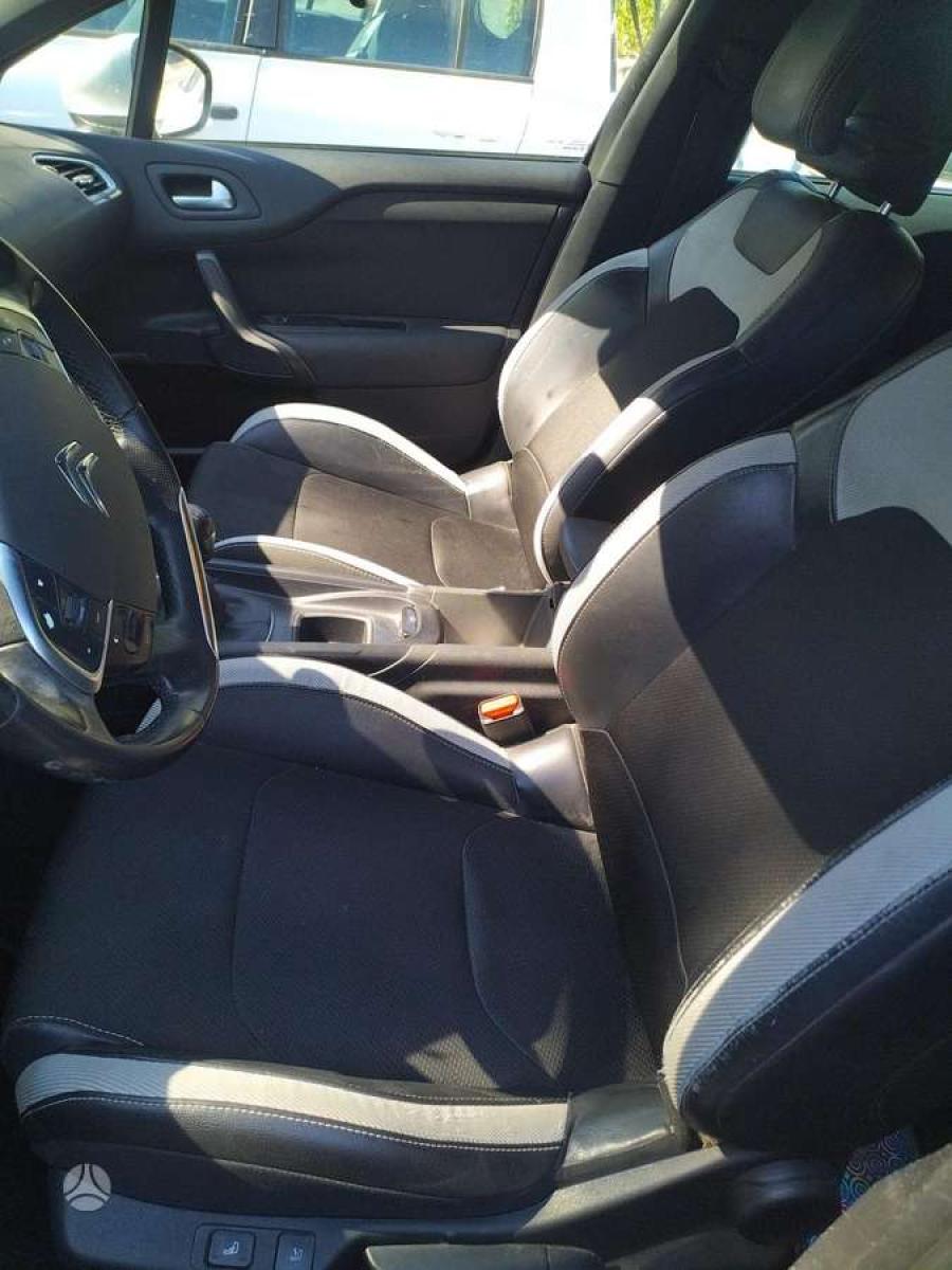 Grey Citroen DS4 2013 in Taurage, with an engine capacity of 1.56 L and mileage of 193 thousand km for 3300 €, photo 3 on AUTOMOTO.COM.LV