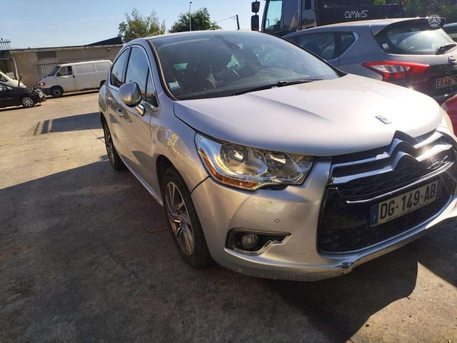 Grey Citroen DS4 2013 in Taurage, with an engine capacity of 1.56 L and mileage of 193 thousand km for 3300 €, photo 5 on AUTOMOTO.COM.LV