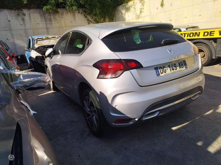 Grey Citroen DS4 2013 in Taurage, with an engine capacity of 1.56 L and mileage of 193 thousand km for 3300 €, photo 6 on AUTOMOTO.COM.LV