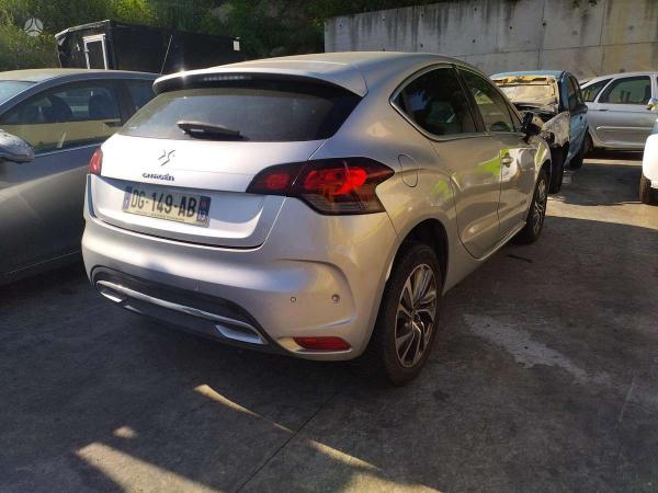 Grey Citroen DS4 2013 in Taurage, with an engine capacity of 1.56 L and mileage of 193 thousand km for 3300 €, photo 7 on AUTOMOTO.COM.LV