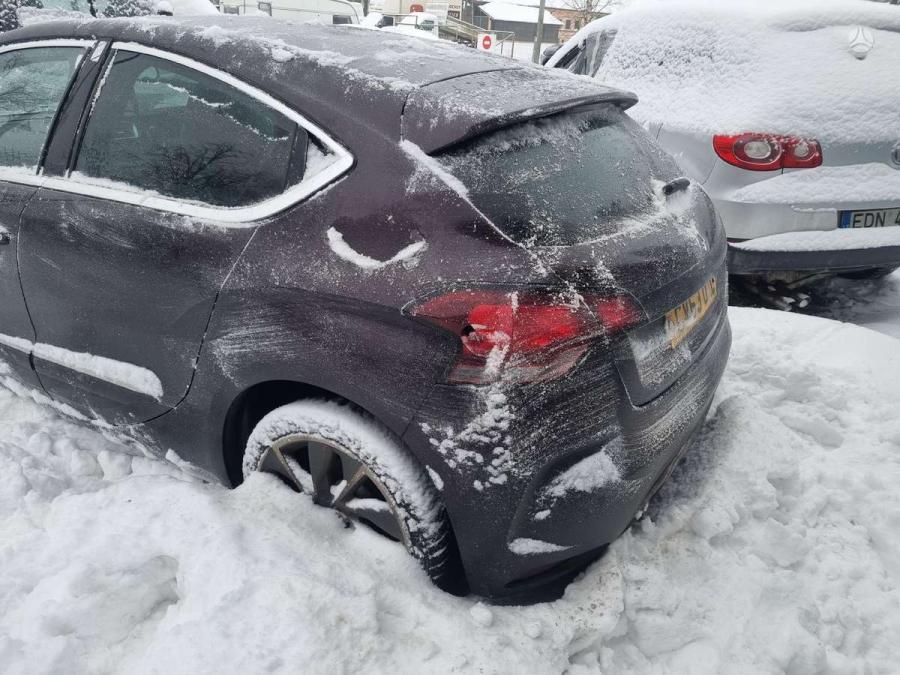Grey Citroen DS4 2014 in Taurage, with an engine capacity of 2.00 L and mileage of 180 thousand km for 2150 €, photo 2 on AUTOMOTO.COM.LV