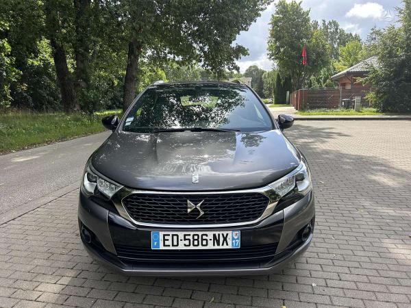 Grey Citroen DS4 2016 in Taurage, with an engine capacity of 1.20 L and mileage of 170 thousand km for 4750 €, photo 2 on AUTOMOTO.COM.LV