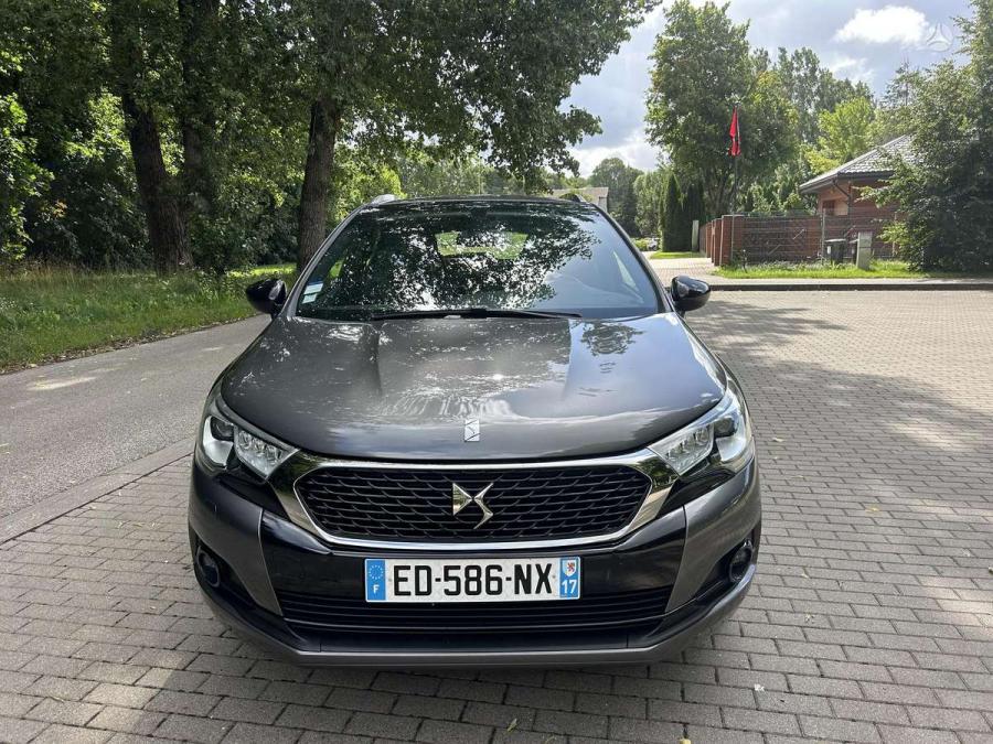 Grey Citroen DS4 2016 in Taurage, with an engine capacity of 1.20 L and mileage of 170 thousand km for 4750 €, photo 3 on AUTOMOTO.COM.LV