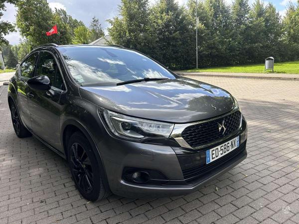 Grey Citroen DS4 2016 in Taurage, with an engine capacity of 1.20 L and mileage of 170 thousand km for 4750 €, photo 3 on AUTOMOTO.COM.LV