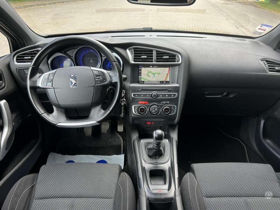 Grey Citroen DS4 2016 in Taurage, with an engine capacity of 1.20 L and mileage of 170 thousand km for 4750 €, photo 12 on AUTOMOTO.COM.LV