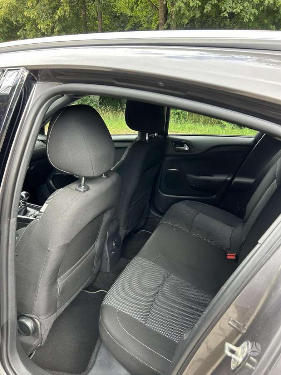 Grey Citroen DS4 2016 in Taurage, with an engine capacity of 1.20 L and mileage of 170 thousand km for 4750 €, photo 14 on AUTOMOTO.COM.LV