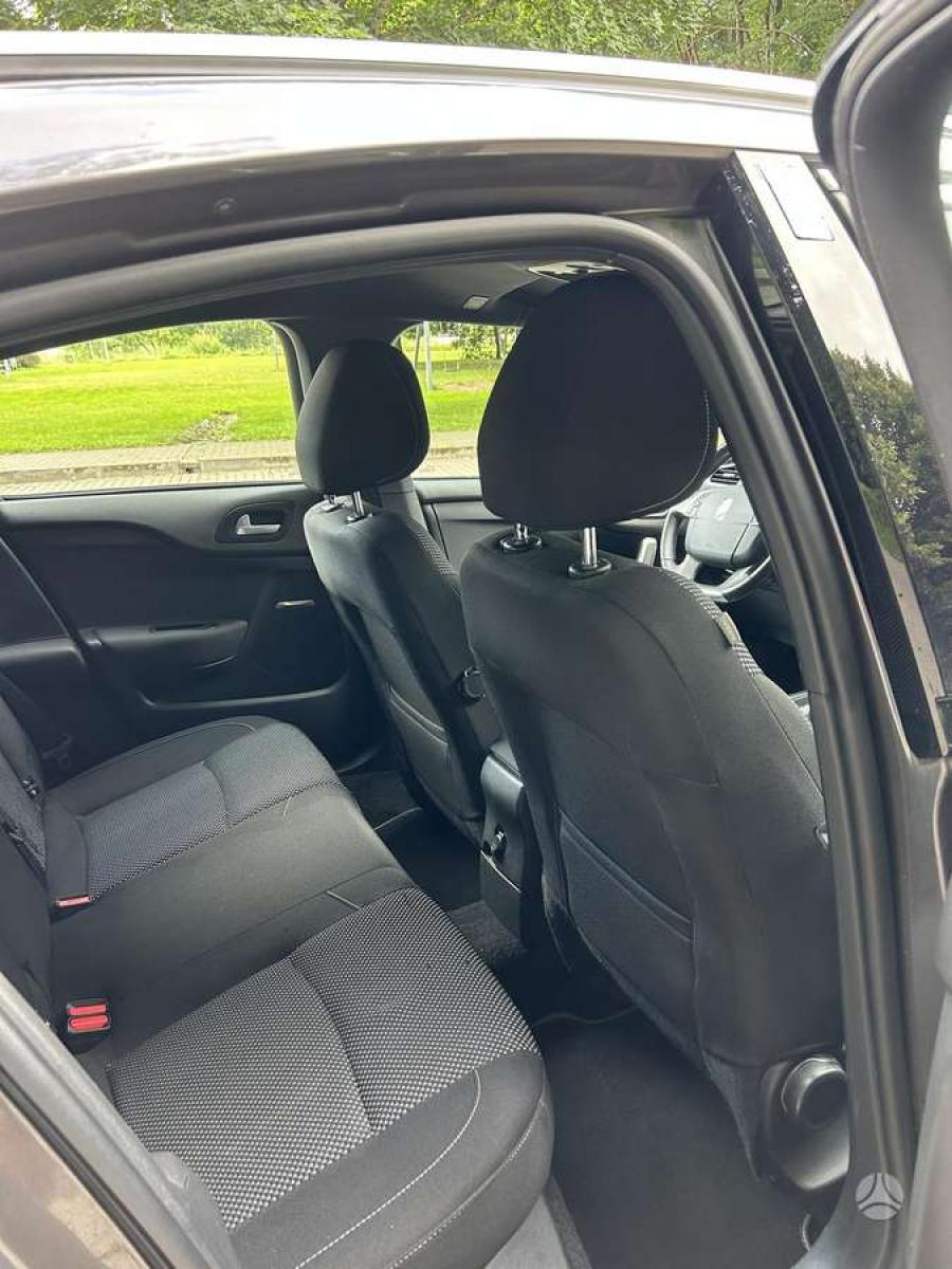 Grey Citroen DS4 2016 in Taurage, with an engine capacity of 1.20 L and mileage of 170 thousand km for 4750 €, photo 16 on AUTOMOTO.COM.LV