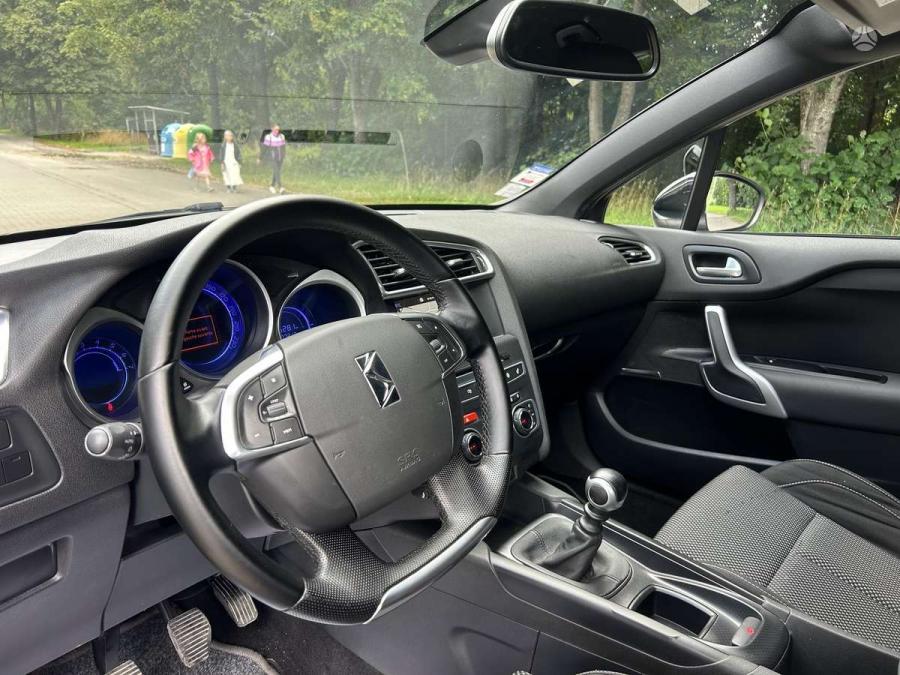 Grey Citroen DS4 2016 in Taurage, with an engine capacity of 1.20 L and mileage of 170 thousand km for 4750 €, photo 20 on AUTOMOTO.COM.LV
