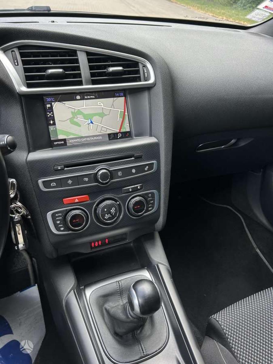 Grey Citroen DS4 2016 in Taurage, with an engine capacity of 1.20 L and mileage of 170 thousand km for 4750 €, photo 22 on AUTOMOTO.COM.LV