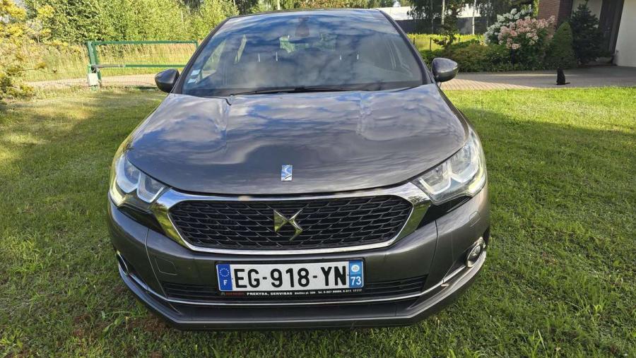 Grey Citroen DS4 2016 in Kaunas, with an engine capacity of 1.56 L and mileage of 189 thousand km for 6900 €, photo 3 on AUTOMOTO.COM.LV