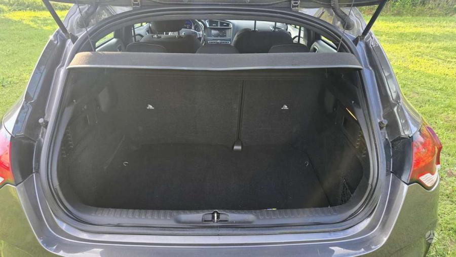 Grey Citroen DS4 2016 in Kaunas, with an engine capacity of 1.56 L and mileage of 189 thousand km for 6900 €, photo 10 on AUTOMOTO.COM.LV