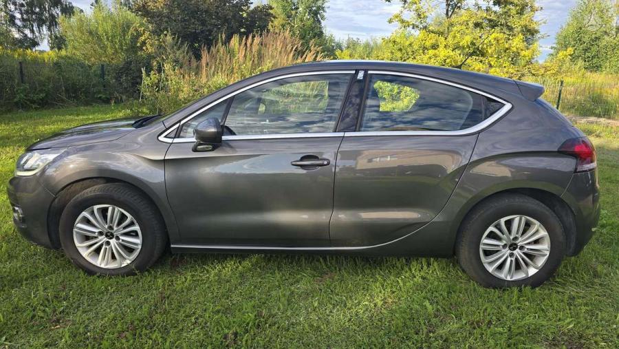 Grey Citroen DS4 2016 in Kaunas, with an engine capacity of 1.56 L and mileage of 189 thousand km for 6900 €, photo 13 on AUTOMOTO.COM.LV
