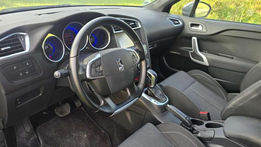 Grey Citroen DS4 2016 in Kaunas, with an engine capacity of 1.56 L and mileage of 189 thousand km for 6900 €, photo 15 on AUTOMOTO.COM.LV