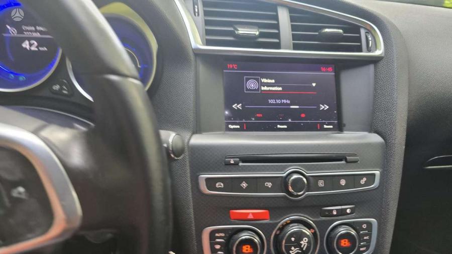 Grey Citroen DS4 2016 in Kaunas, with an engine capacity of 1.56 L and mileage of 189 thousand km for 6900 €, photo 20 on AUTOMOTO.COM.LV