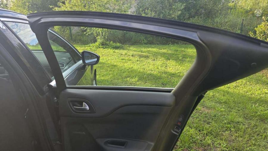 Grey Citroen DS4 2016 in Kaunas, with an engine capacity of 1.56 L and mileage of 189 thousand km for 6900 €, photo 24 on AUTOMOTO.COM.LV