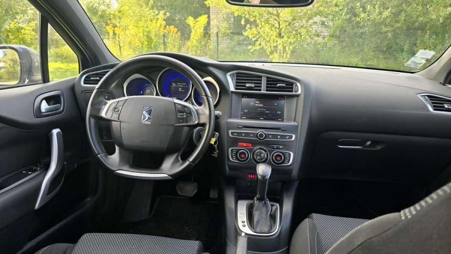 Grey Citroen DS4 2016 in Kaunas, with an engine capacity of 1.56 L and mileage of 189 thousand km for 6900 €, photo 26 on AUTOMOTO.COM.LV