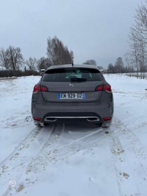 Grey Citroen DS4 2017 in Taurage, with an engine capacity of 2.00 L and mileage of 123 thousand km for 8499 €, photo 4 on AUTOMOTO.COM.LV
