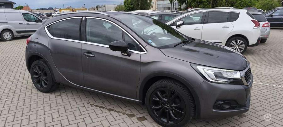 Grey Citroen DS4 2017 in Taurage, with an engine capacity of 1.20 L and mileage of 150 thousand km for 5200 €, photo 1 on AUTOMOTO.COM.LV
