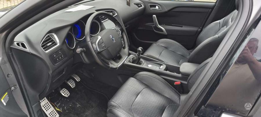 Grey Citroen DS4 2017 in Taurage, with an engine capacity of 1.20 L and mileage of 150 thousand km for 5200 €, photo 10 on AUTOMOTO.COM.LV