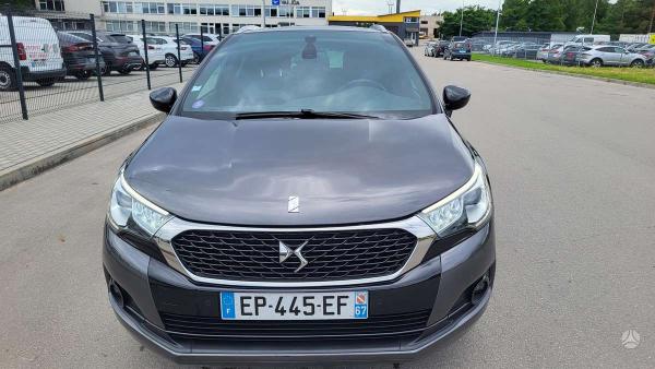Grey Citroen DS4 2017 in Taurage, with an engine capacity of 1.20 L and mileage of 108 thousand km for 5999 €, photo 1 on AUTOMOTO.COM.LV